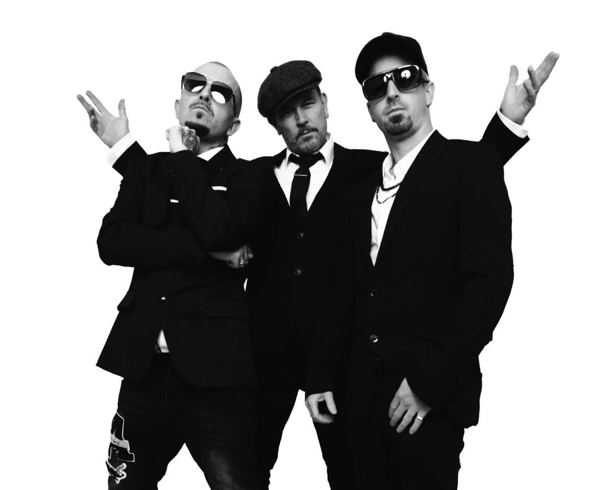 East 17 - Exactia